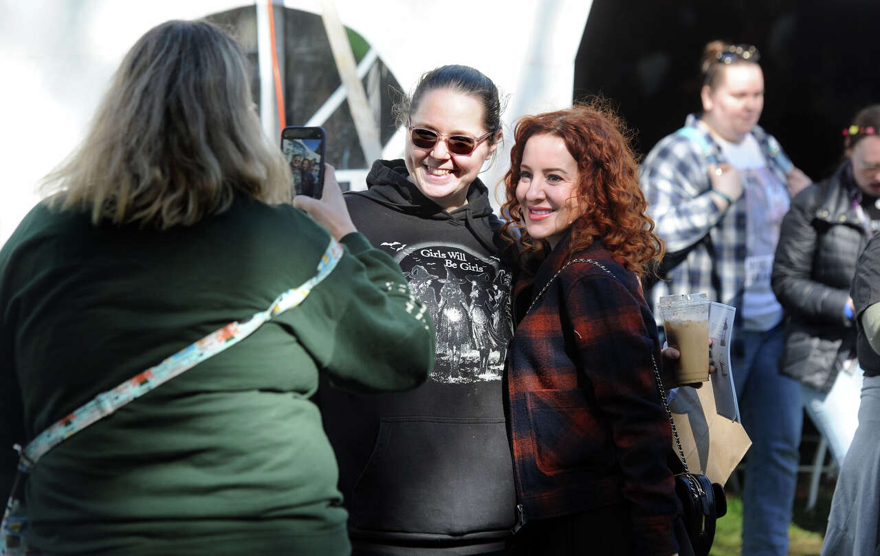 'Gilmore Girls' fans return to Guilford for fan festival The Firelight ...