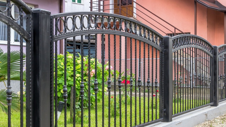 5 Fence Post Materials That Are Durable And Stylish