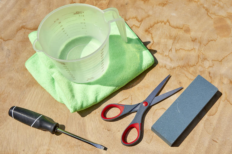 How to Sharpen Scissors