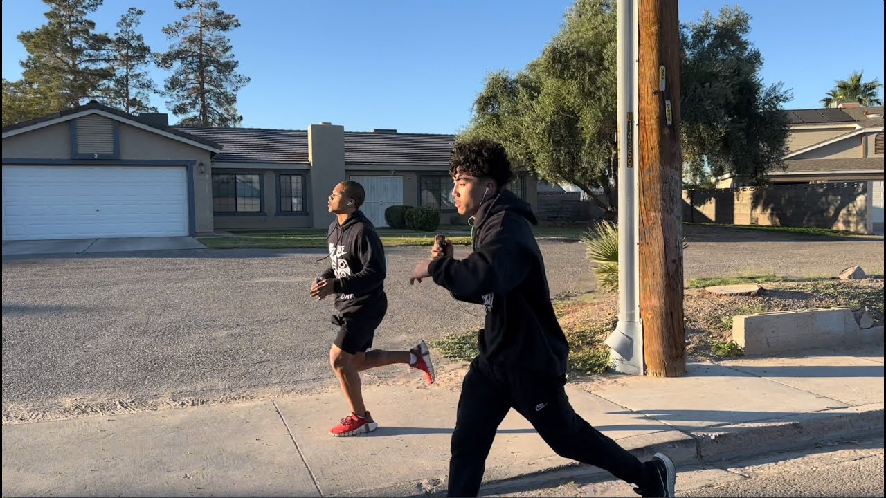 CURMEL MOTON, JHON INGRAM, & JURSLY VARGAS IN THE FINAL STRETCH OF A ...