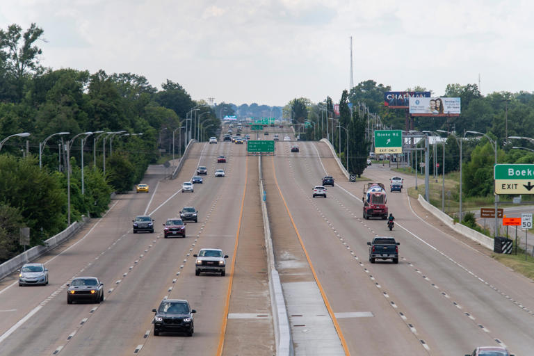 Closures and full stoppages: Here's the latest on the Lloyd Expressway