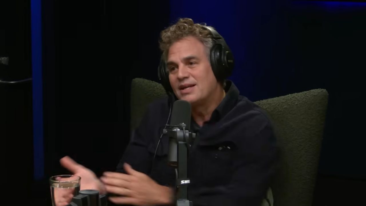 Mark Ruffalo saved Woody Harrelson from a bar fight during the filming ...