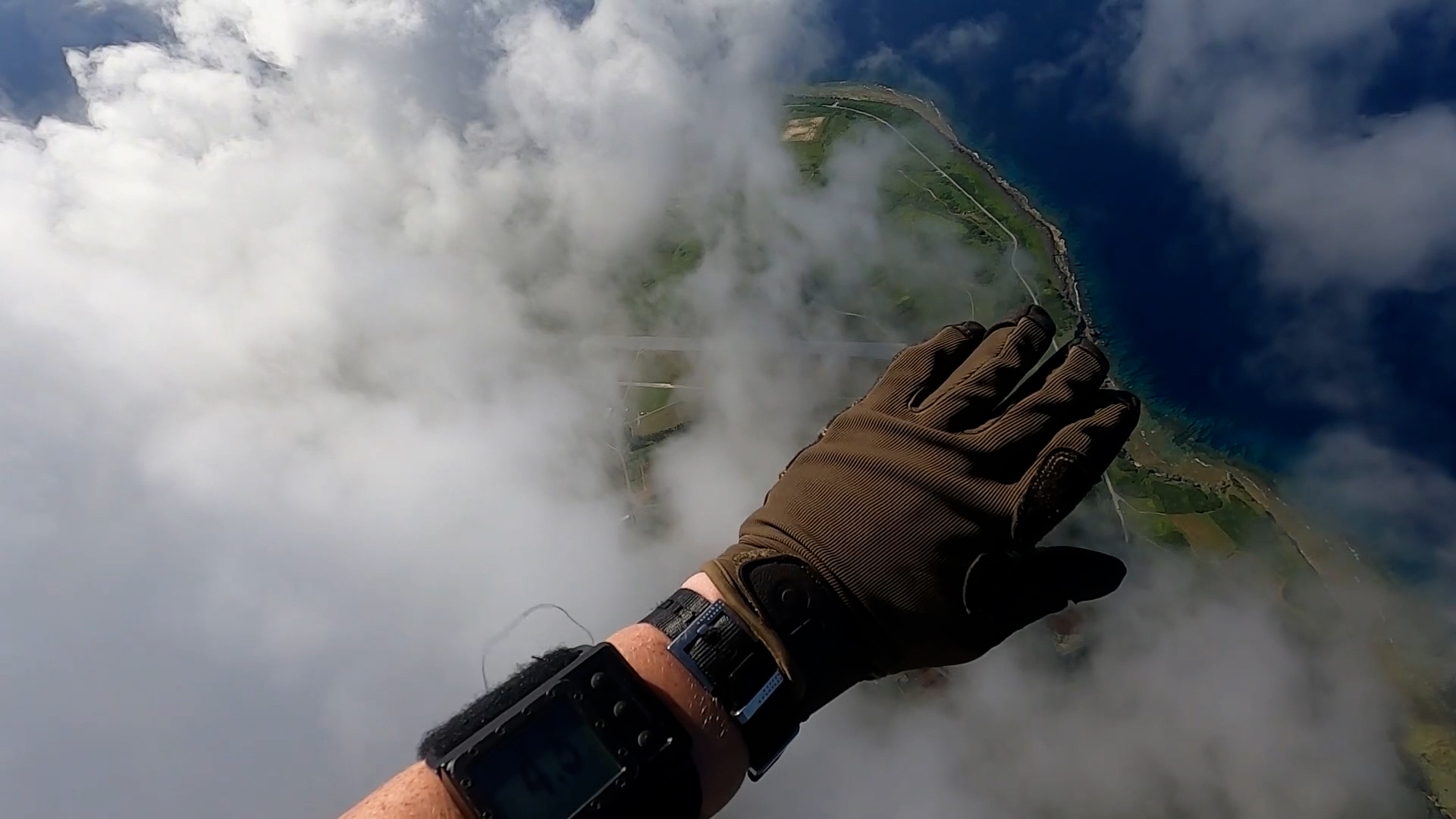 Soldier´s POV during Parachute Operations