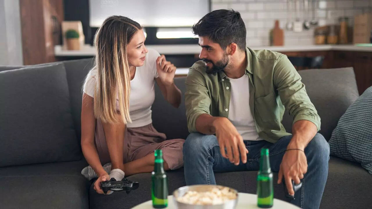 5 signs you’re growing apart in your marriage– and how to reconnect ...