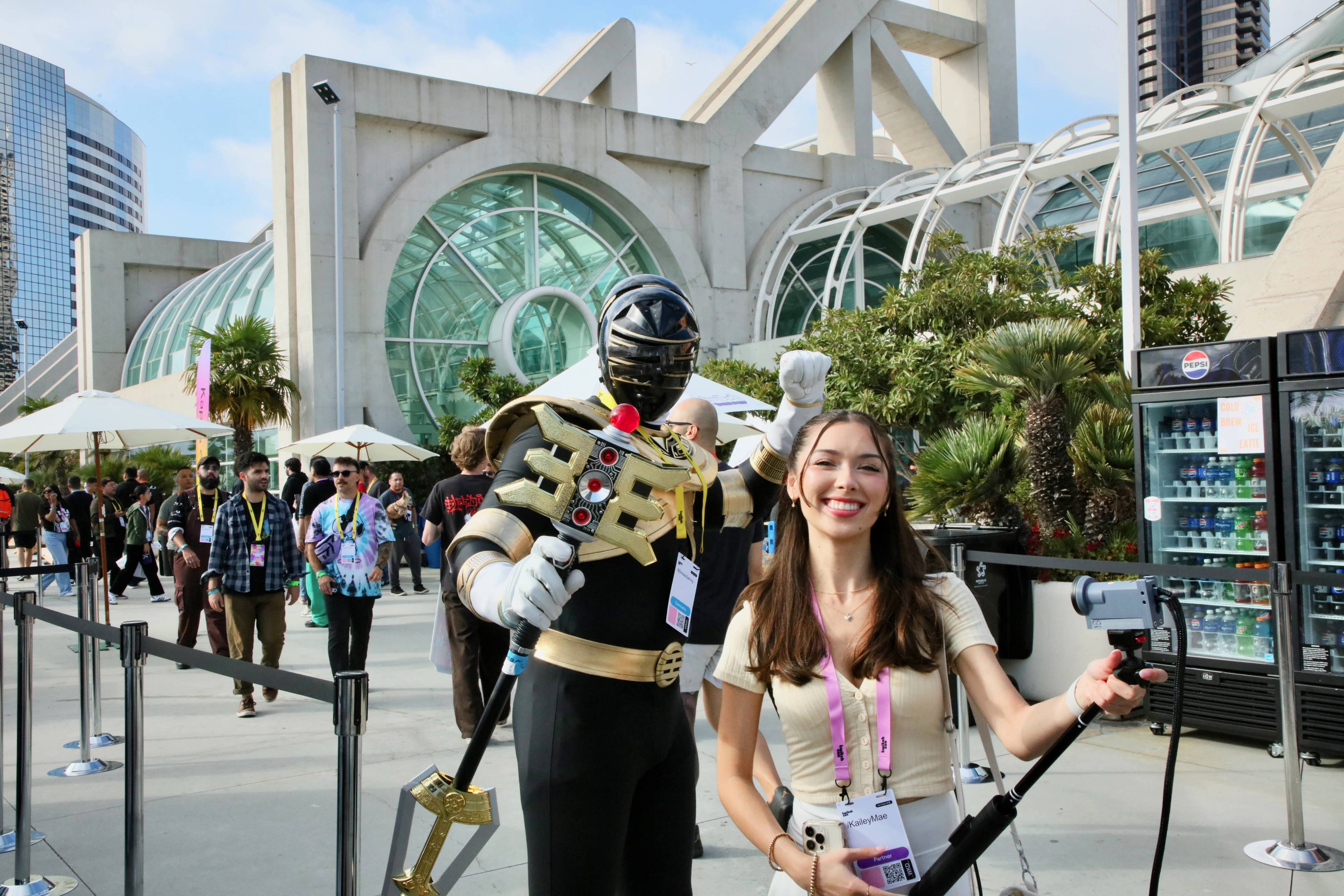 Did TwitchCon ban Emiru's favorite security guard? Video of the ...