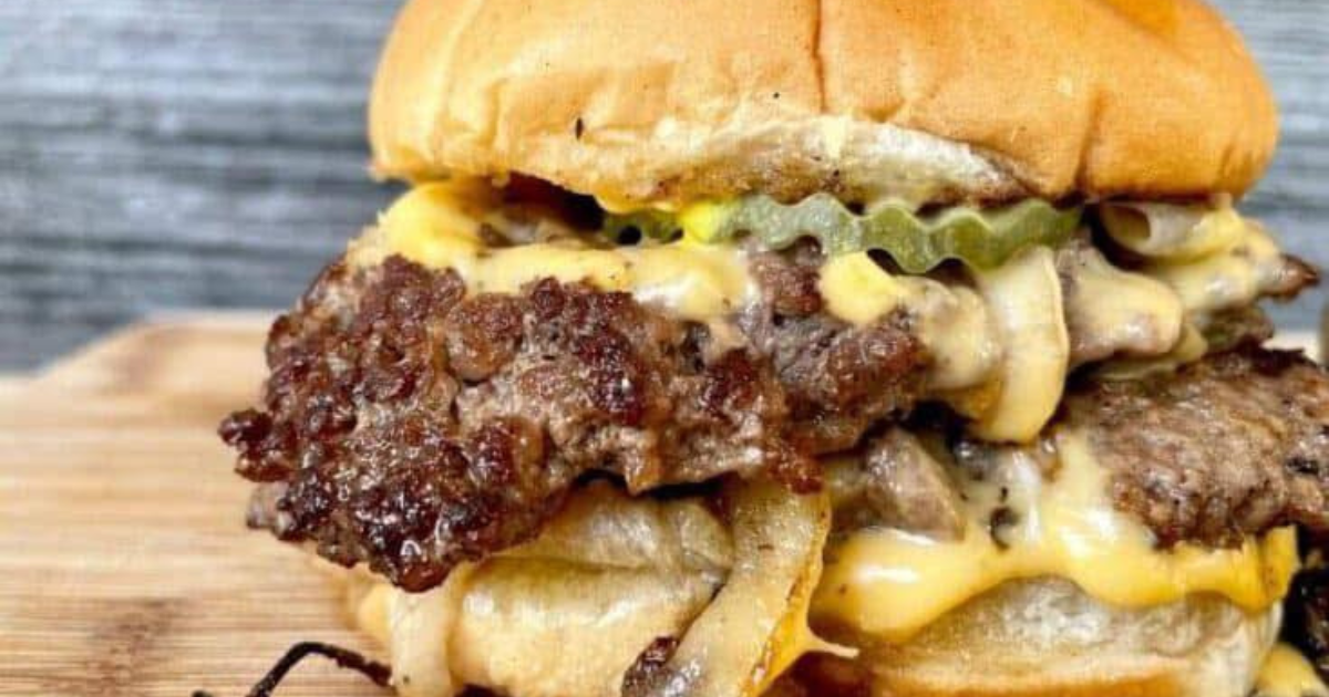 Georgia Locals Swear by This Legendary Burger Spot