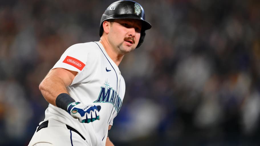 Cal Raleigh’s gf Hannah flexes Mariners WAGs matching fits in Game 5 ...