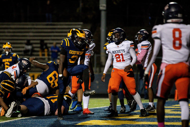 See photos as Godwin Heights hosts Kelloggsville in high school ...