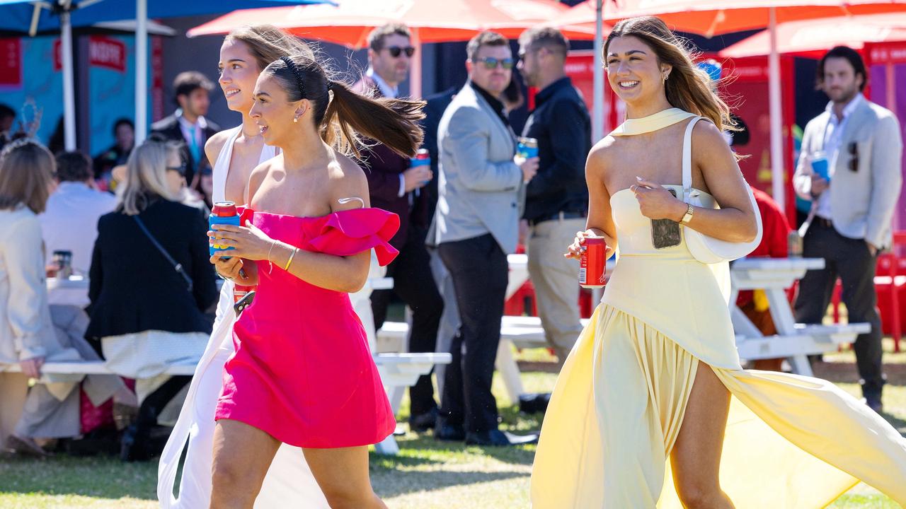 Racy trend hits Everest, Caulfield Cup race day