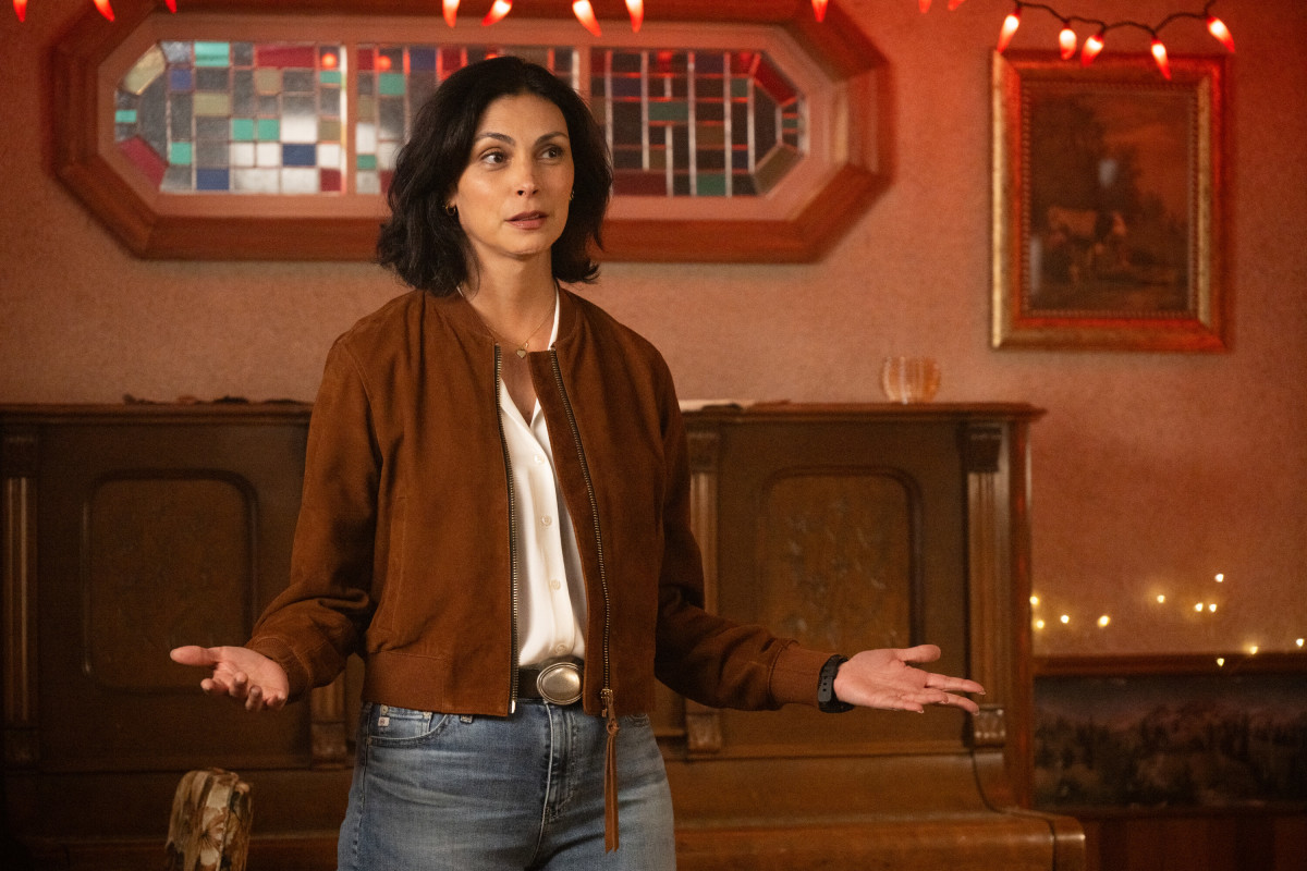 ‘Sheriff Country’ Premiere Shocker: Morena Baccarin Unpacks the Most ...