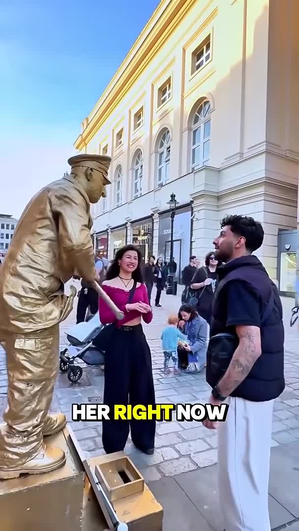 When His Kiss Wasn’t Good Enough… the Goldman Had to Step In! 🤣💋