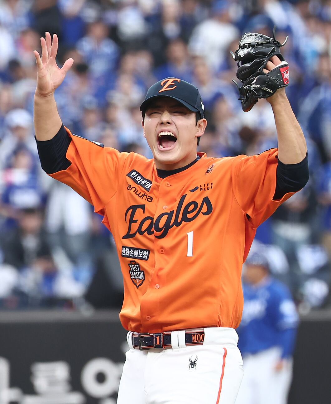 Moon Dong-ju Sets KBO Record with 161.6 km/h in Postseason Debut