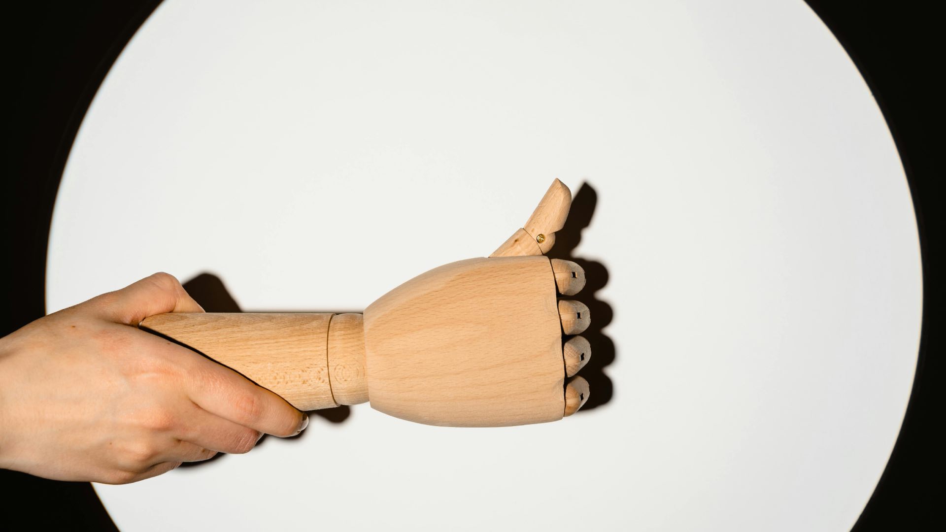 Your thumb could be a hidden indicator of your mental abilities, study ...