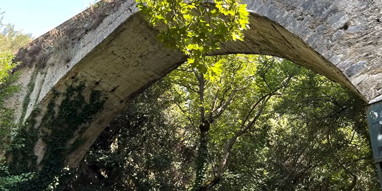 To γεφύρι του Κόκκορη στην Αρκαδία-Ο παράδεισος απέχει μόλις 2,5 ώρες ...