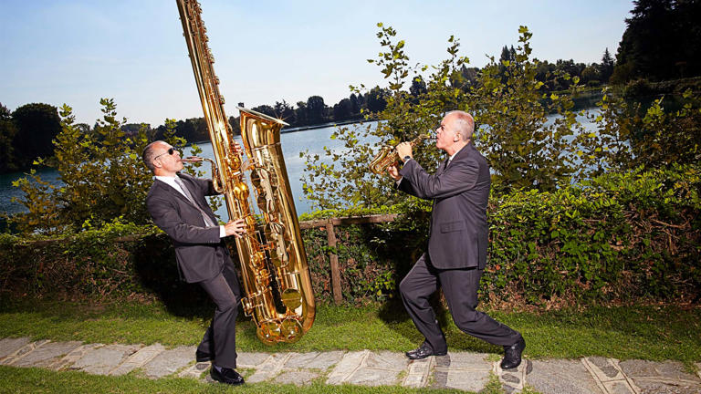The world’s largest saxophone and its powerful low sound
