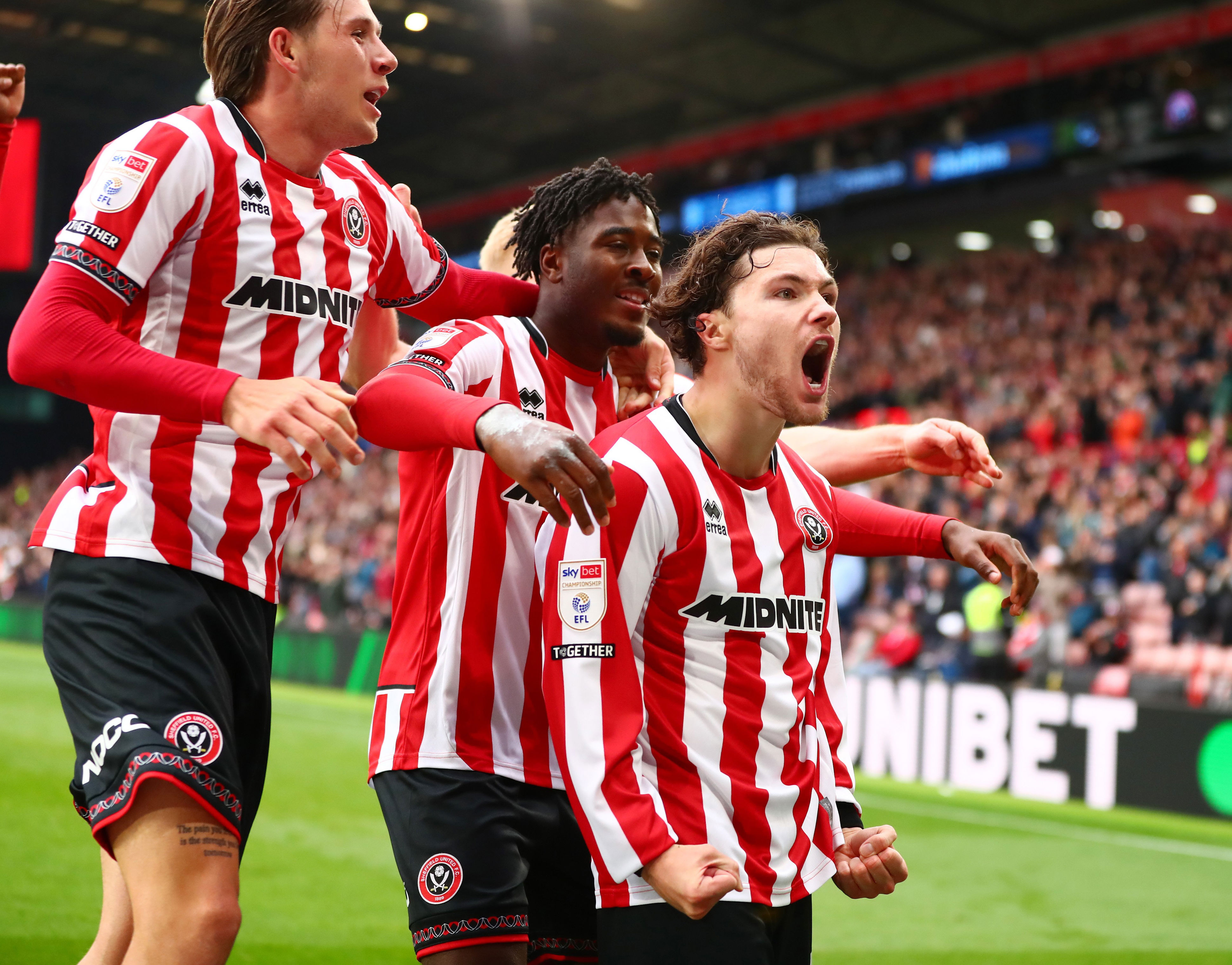 8/10 Sheffield United star steps out of shadows as 5/10 man's struggle ...