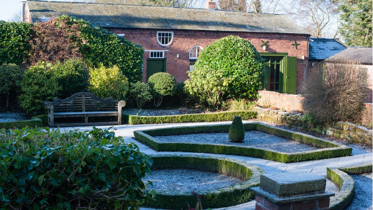 I Asked Experts How I Can Quickly Make My Yard Wildlife-Friendly Before ...