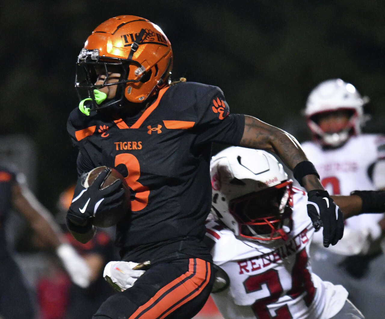 EHS overcomes slow start, tops Alton