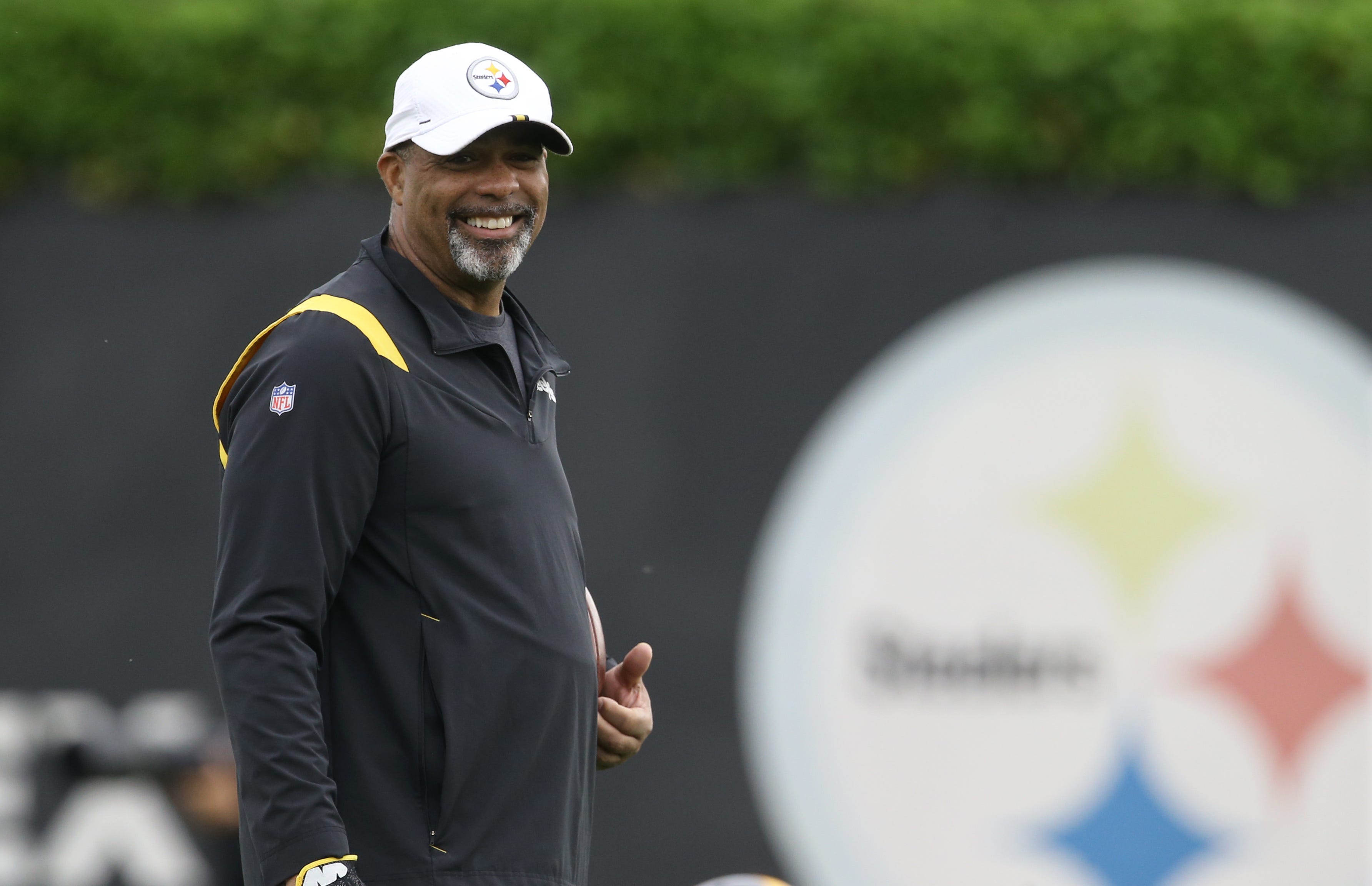 Steelers DC Teryl Austin interviews for Commanders vacancy