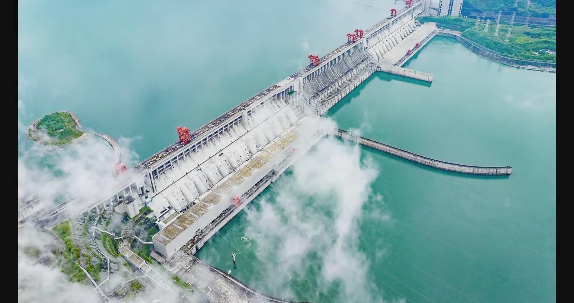 25 biggest human made structures you won't believe