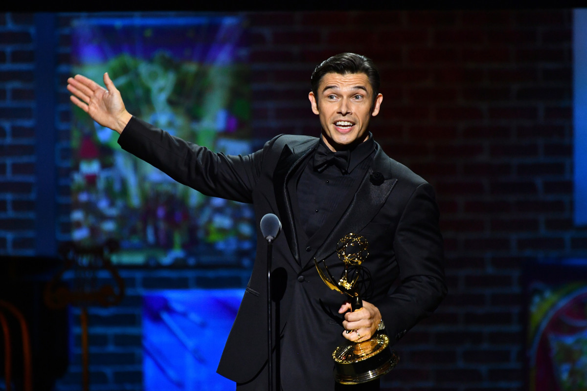 Fans React as Paul Telfer Wins Daytime Emmy for Lead Actor