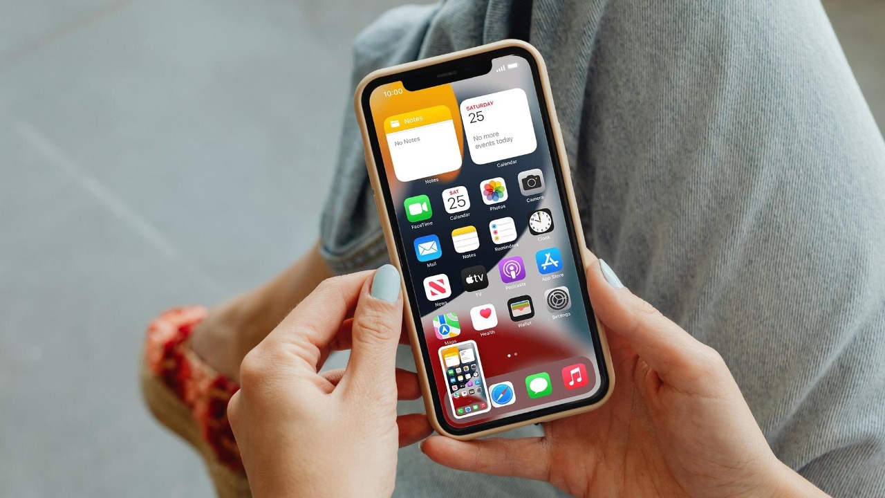 Apple cuts App Store fees to 15 percent for mini app hosts
