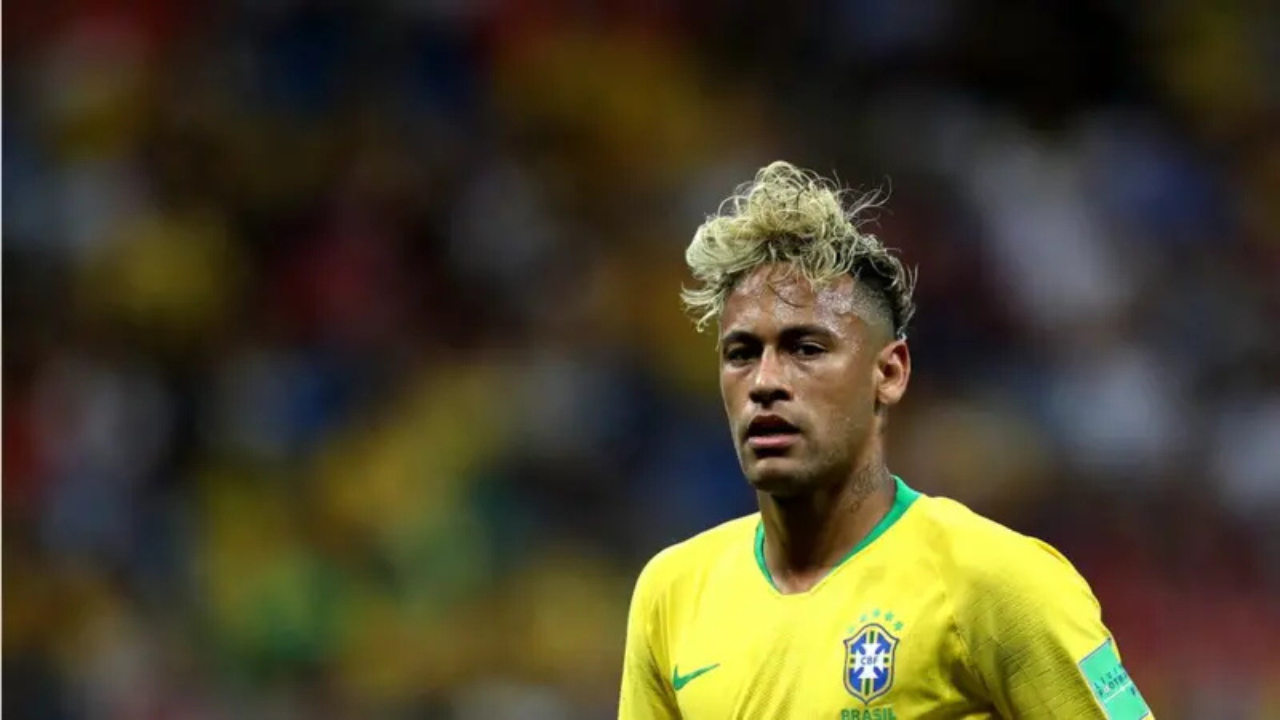 5 soccer players with best haircuts of all time