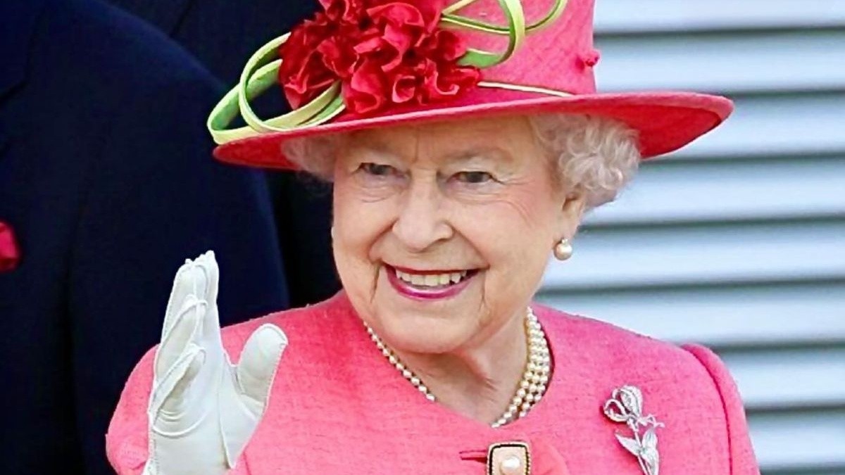 Queen Elizabeth IIs Simple $5 Lunch Habit That Could Add Years to Your Life