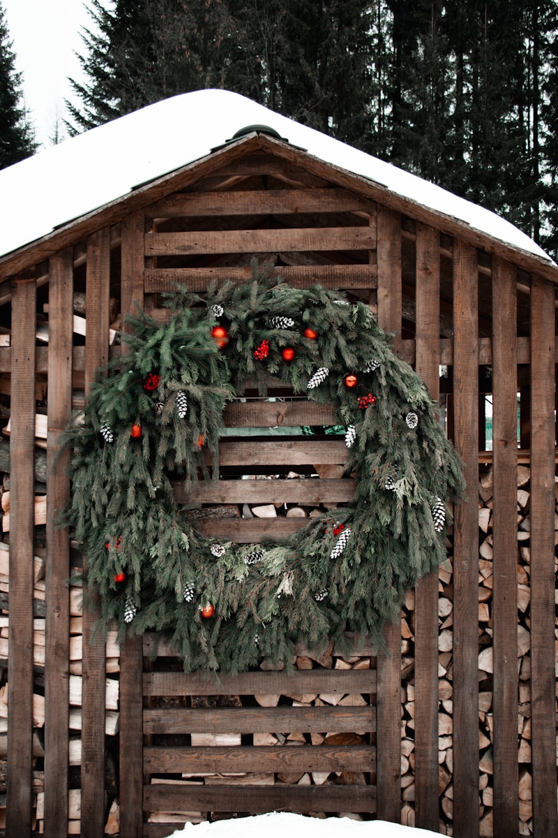 5 DIY Bushcraft Christmas Decorations You Can Make at Camp