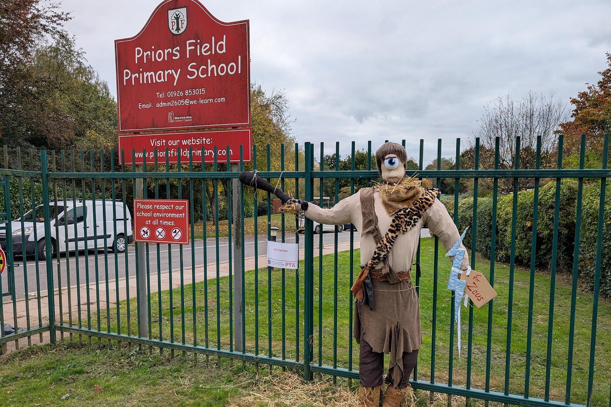 'Legendary' scarecrow hunt returns to Kenilworth for half term