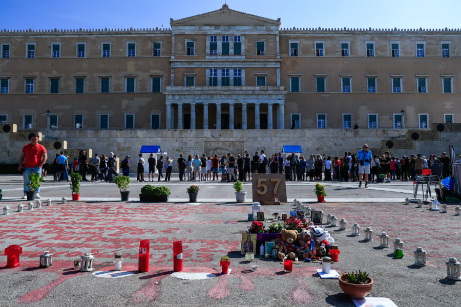Καρυστιανού για τα 57 ονόματα θυμάτων στο Σύνταγμα: H Πολιτεία που ...