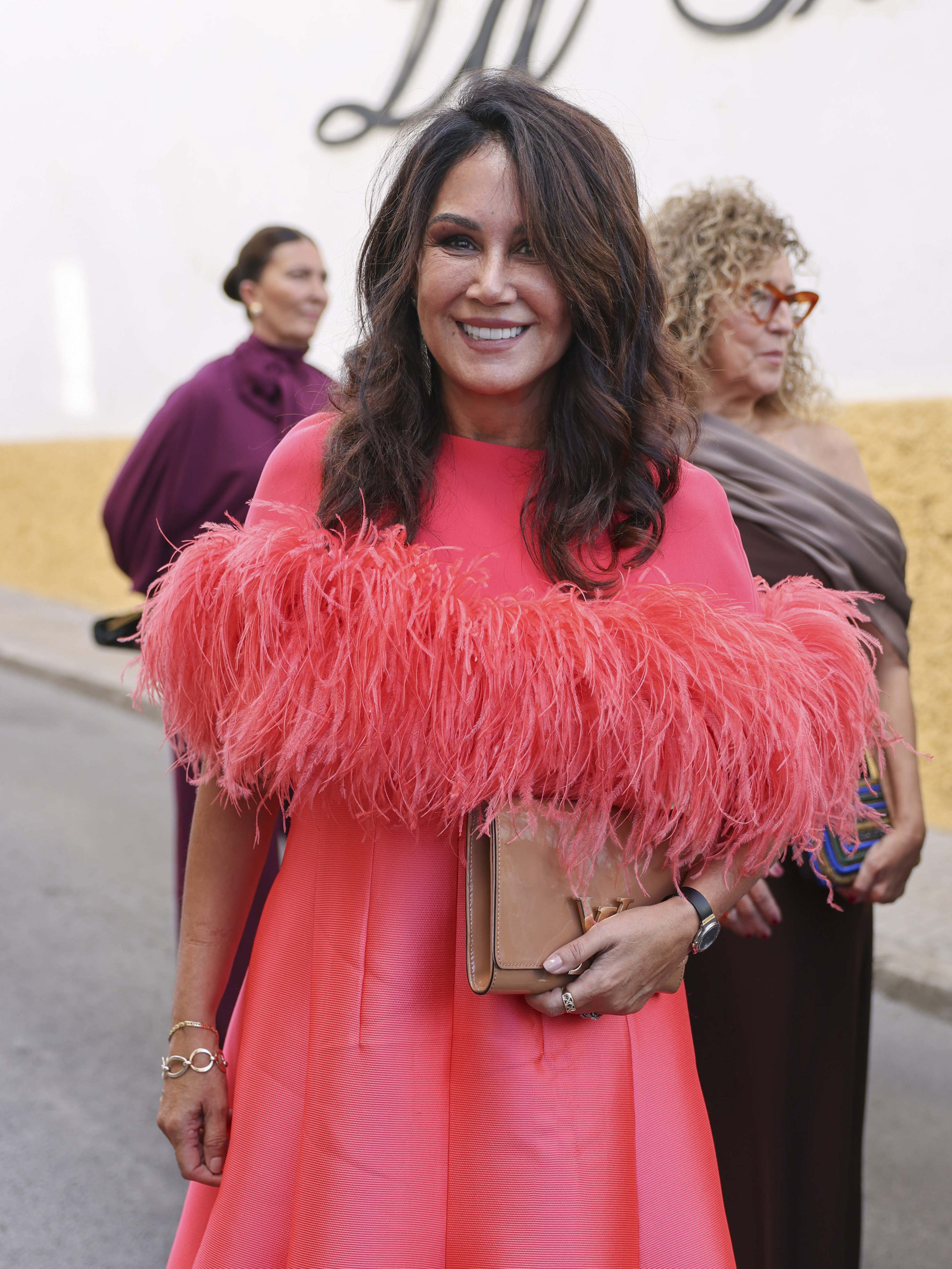 Mariló Montero ejerce de madrina feliz con un diseño turquesa frente al ...