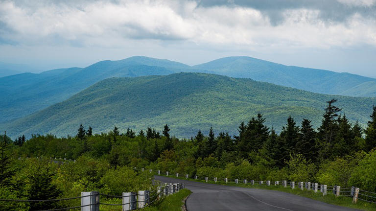 In The Heart Of The Green Mountains Is Vermont's Idyllic Town Full Of ...