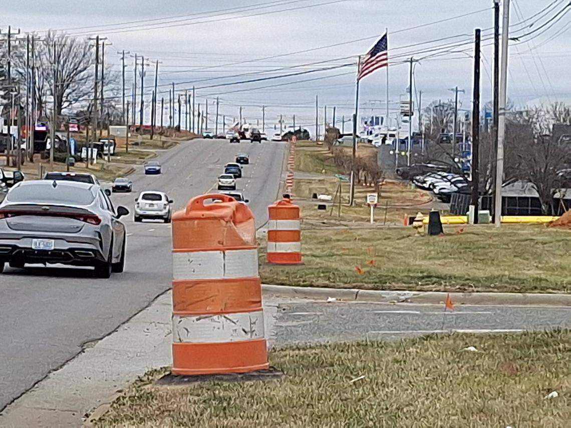 Major Lake Norman road closed for hours after gas line break prompts ...