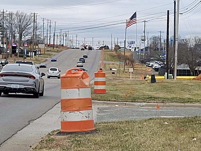 Major Lake Norman road closed for hours after gas line break prompts ...