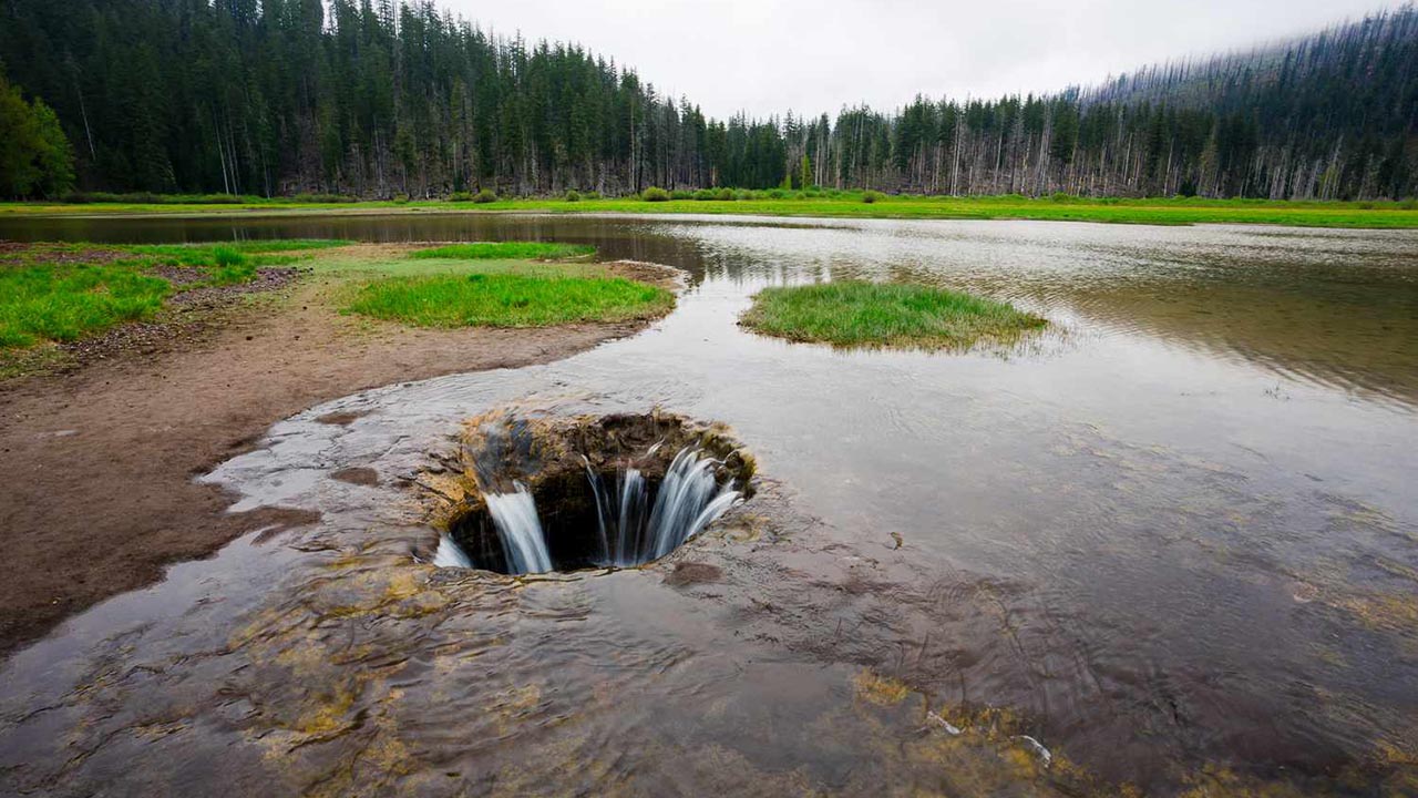 Why This Lake in Oregon Vanishes Every Year