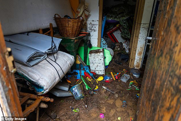 Video show how savage Spanish flash flood engulfed Brit holiday spot
