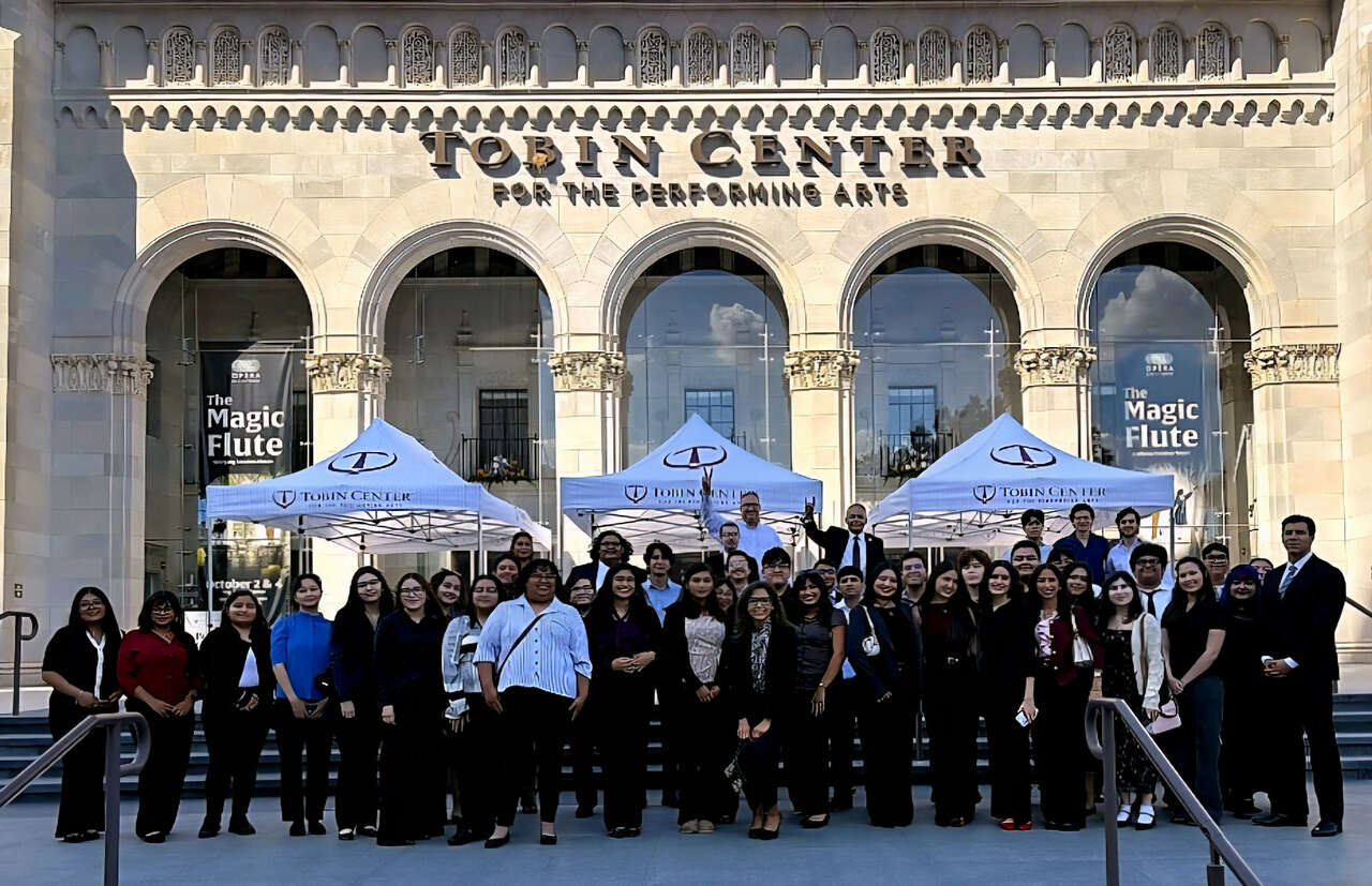 TAMIU students meet 'Mozart'