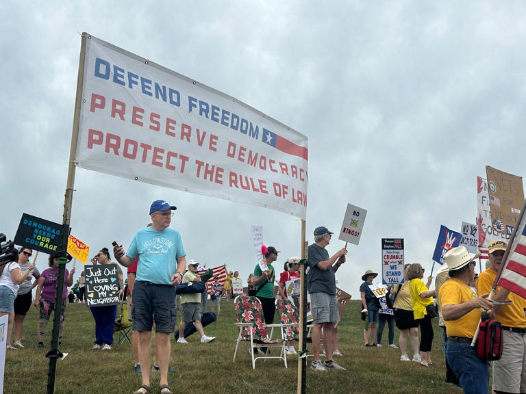 ‘No Kings’ protest rallies planned in Kansas City area on Saturday