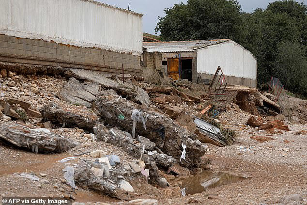 Video show how savage Spanish flash flood engulfed Brit holiday spot