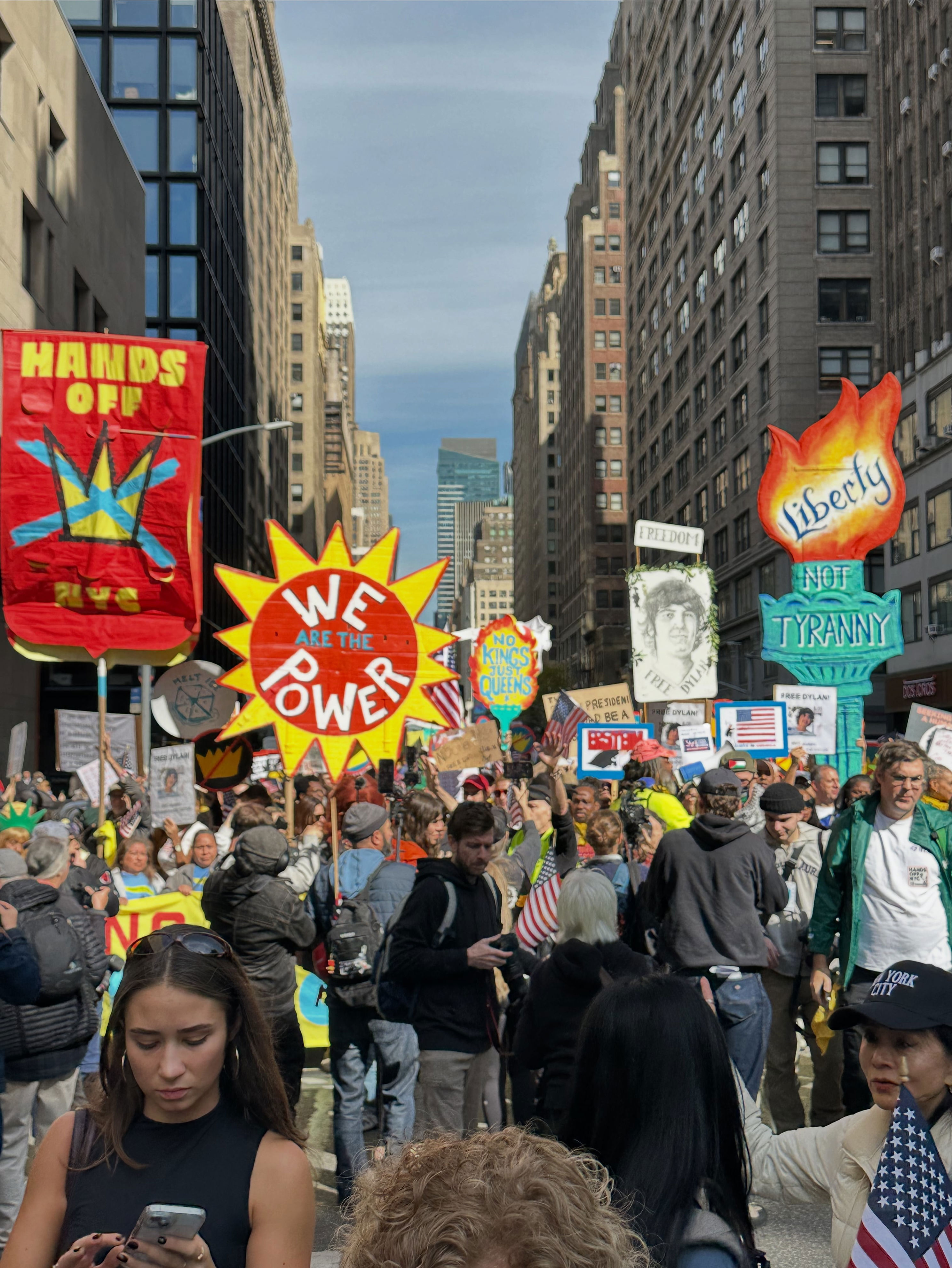Nationwide Protests Chant 'No Kings' Against Trump