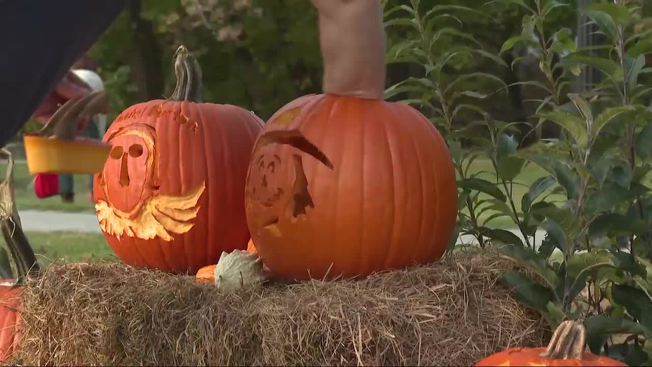 Manchester holds second annual pumpkin carving contest on town green