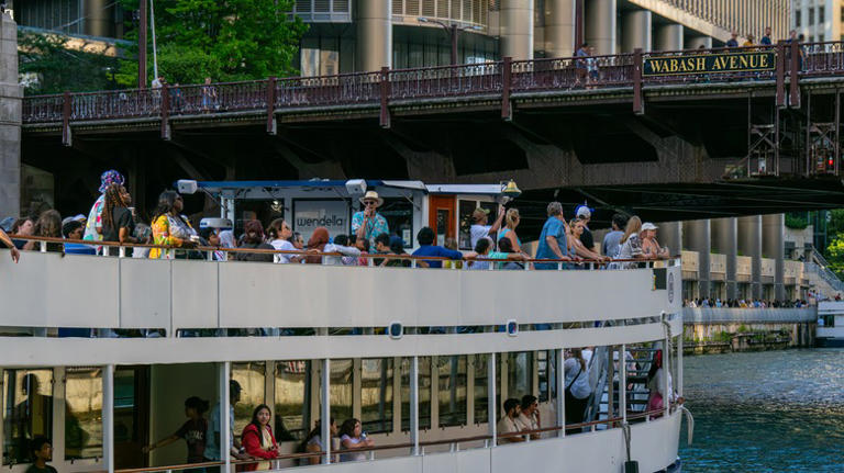 Chicago's Most Beloved River Boat Tours Showcase The Stunning City ...
