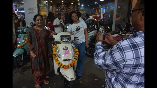 Vehicle registrations surge at Pune RTO ahead of Diwali; sharp rise in ...
