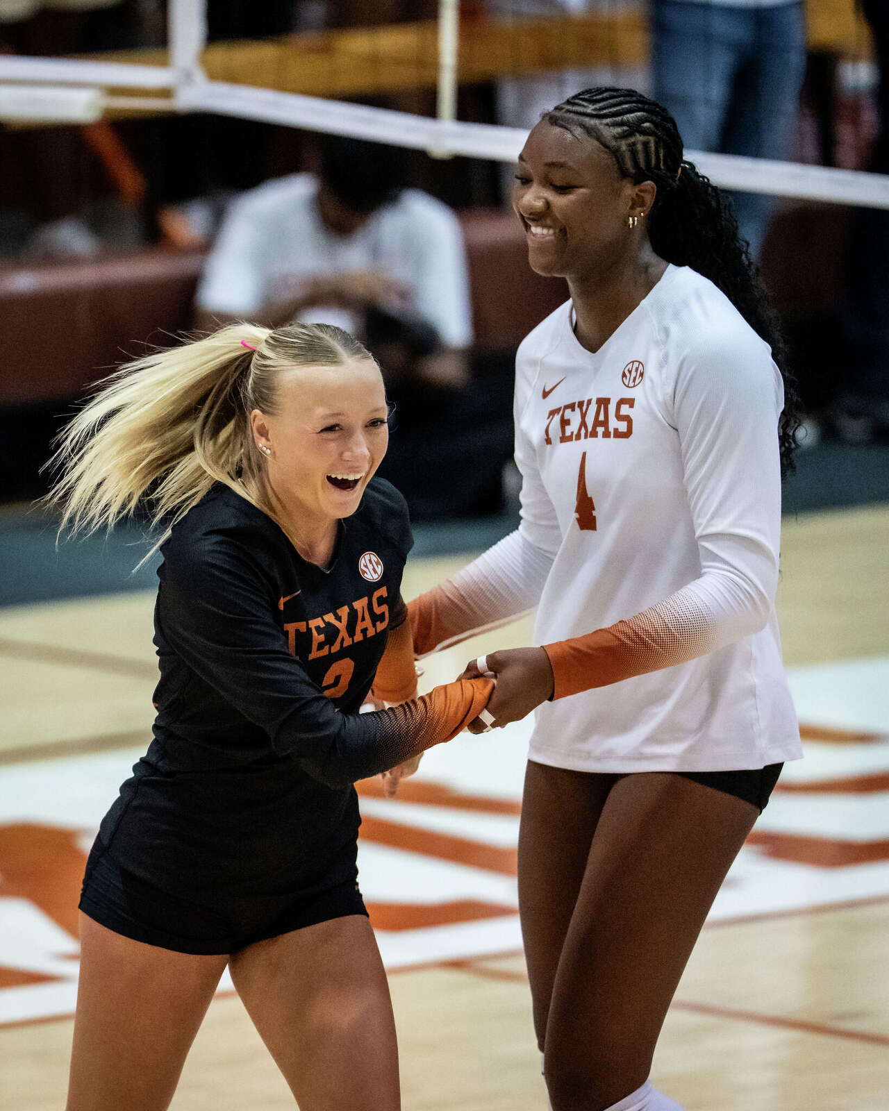 No. 2 Texas Longhorns prepare to meet Oklahoma volleyball in Red River ...