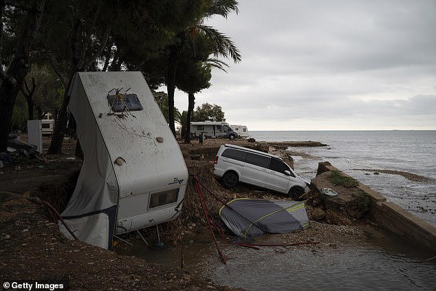 Video show how savage Spanish flash flood engulfed Brit holiday spot