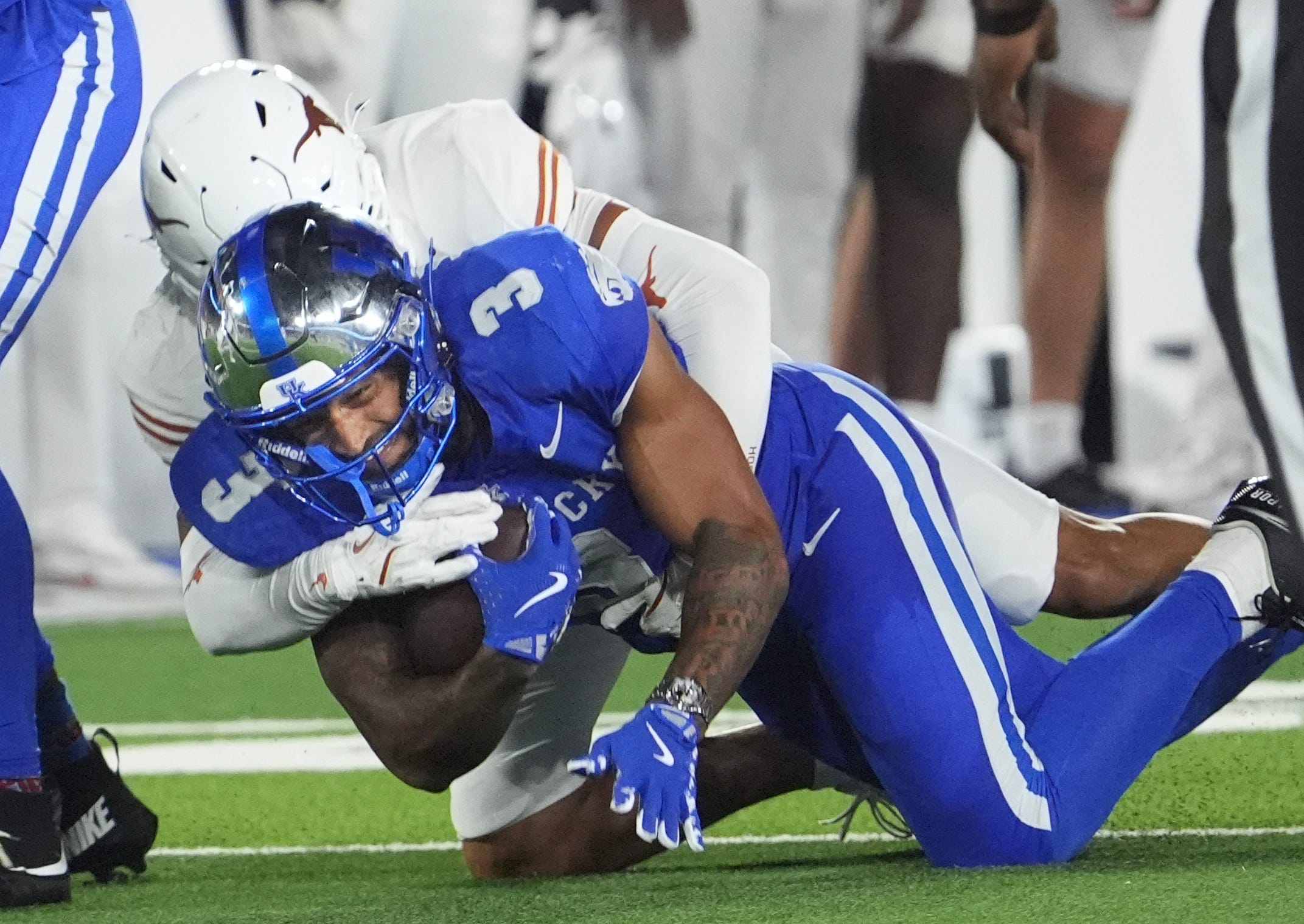 Kentucky football's Seth McGowan returns to game after injury. Here's ...