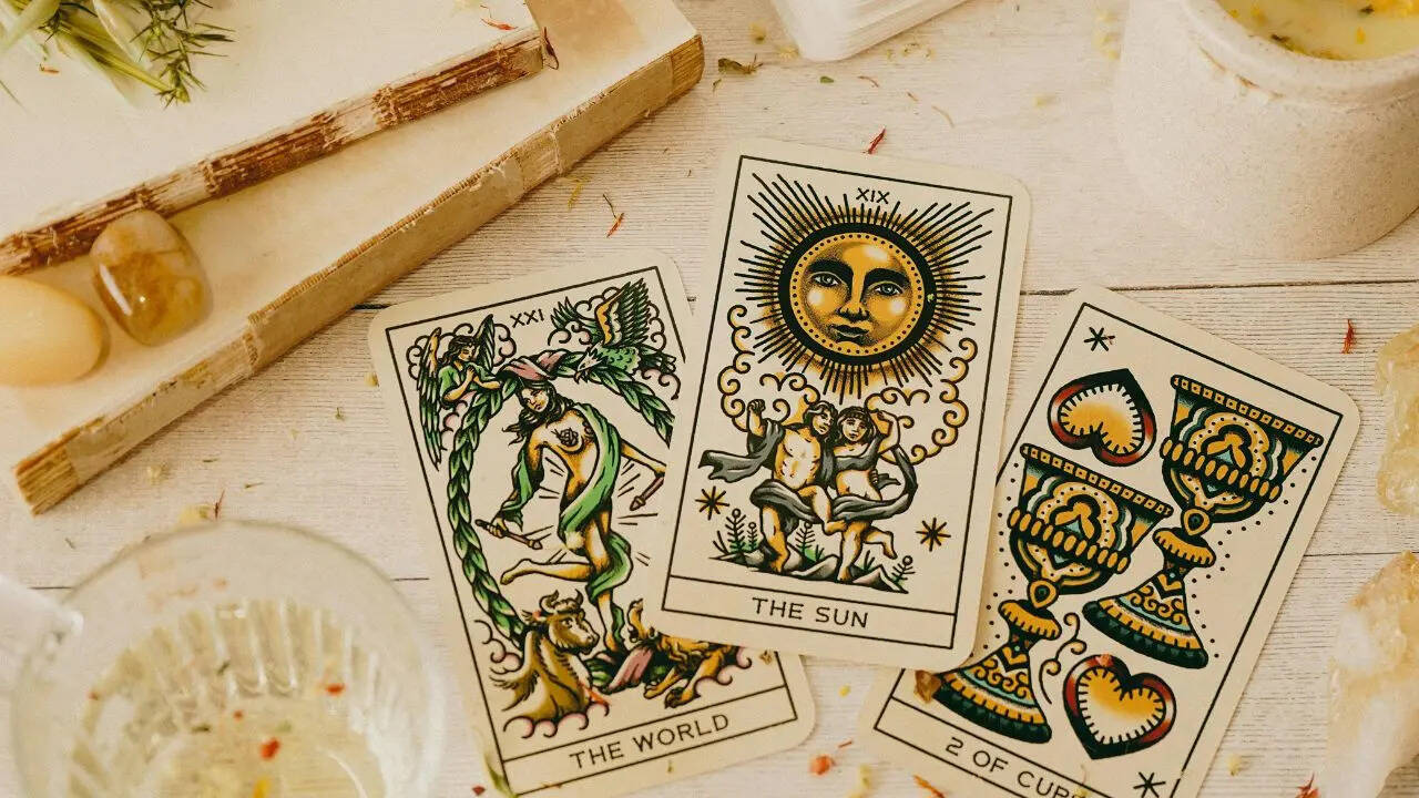 Tarot Card Reading for All Zodiac Signs with Vastu Tip, Auspicious ...