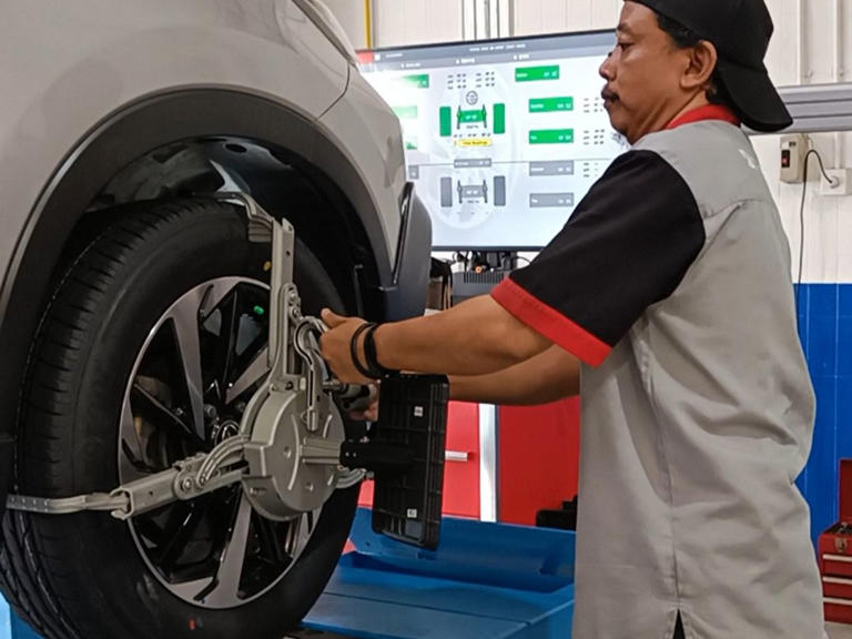 Komponen Tie Rod Mobil yang Rusak Bikin Enggak Bisa Spooring
