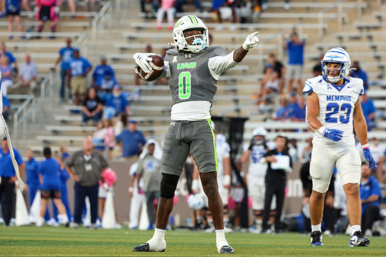 5 things to know about Oregon's newest reciever Iverson Hooks from UAB